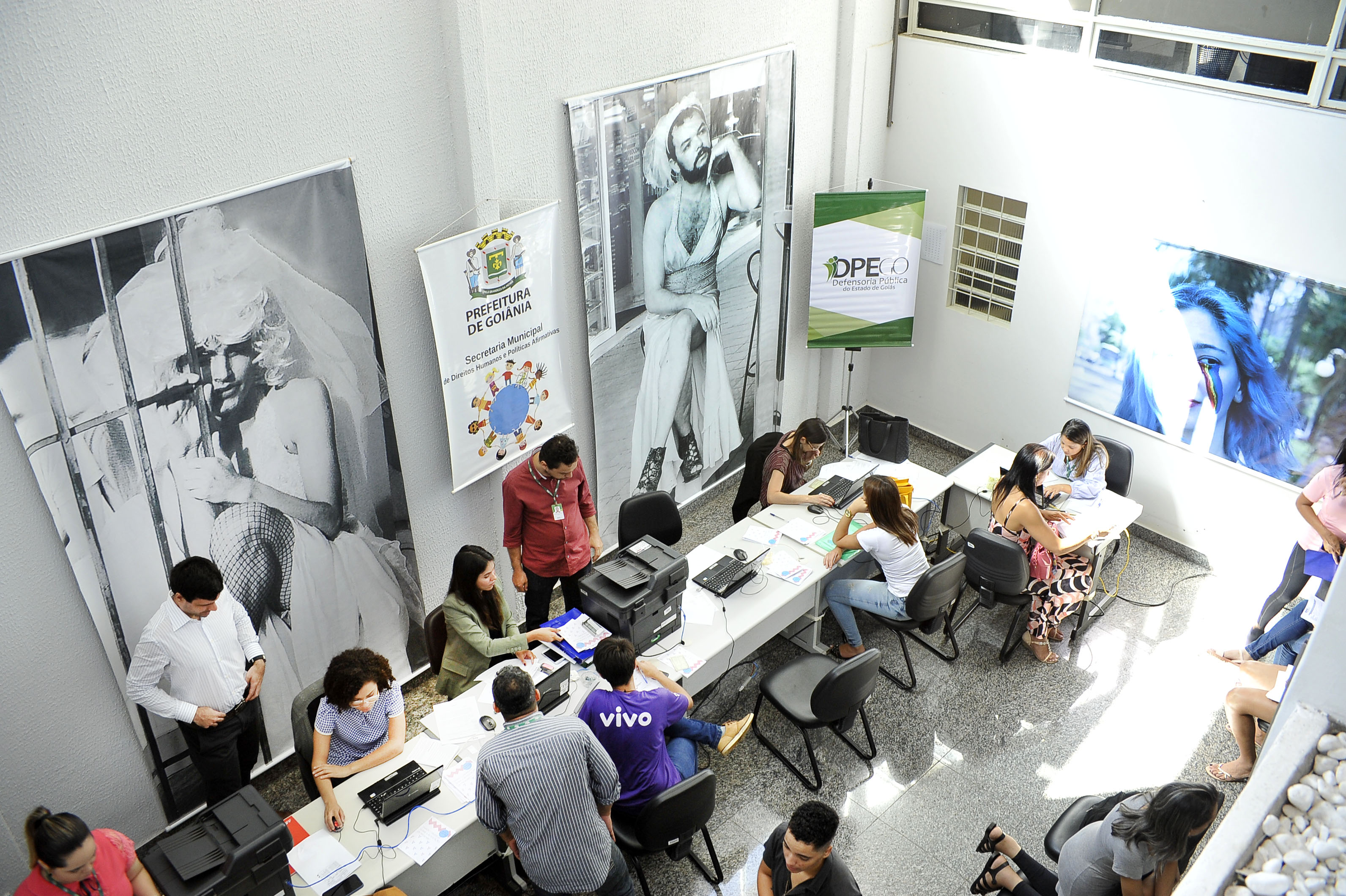 GO: NUDH e pessoas trans comemoram ação concentrada para retificação de ...